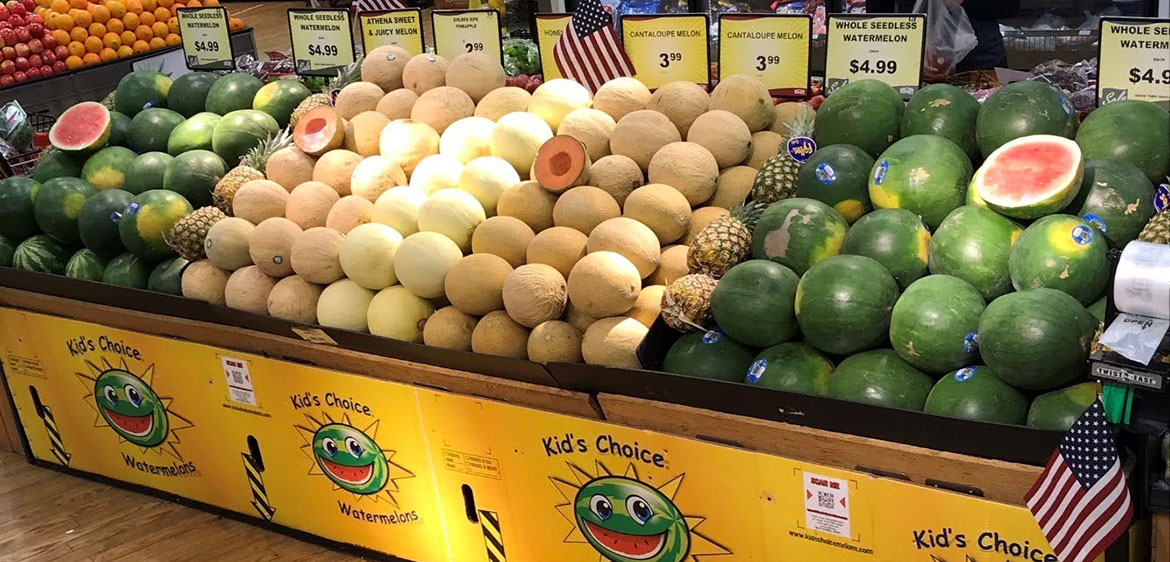 Check out these gorgeous produce artist display photos | Produce Market ...