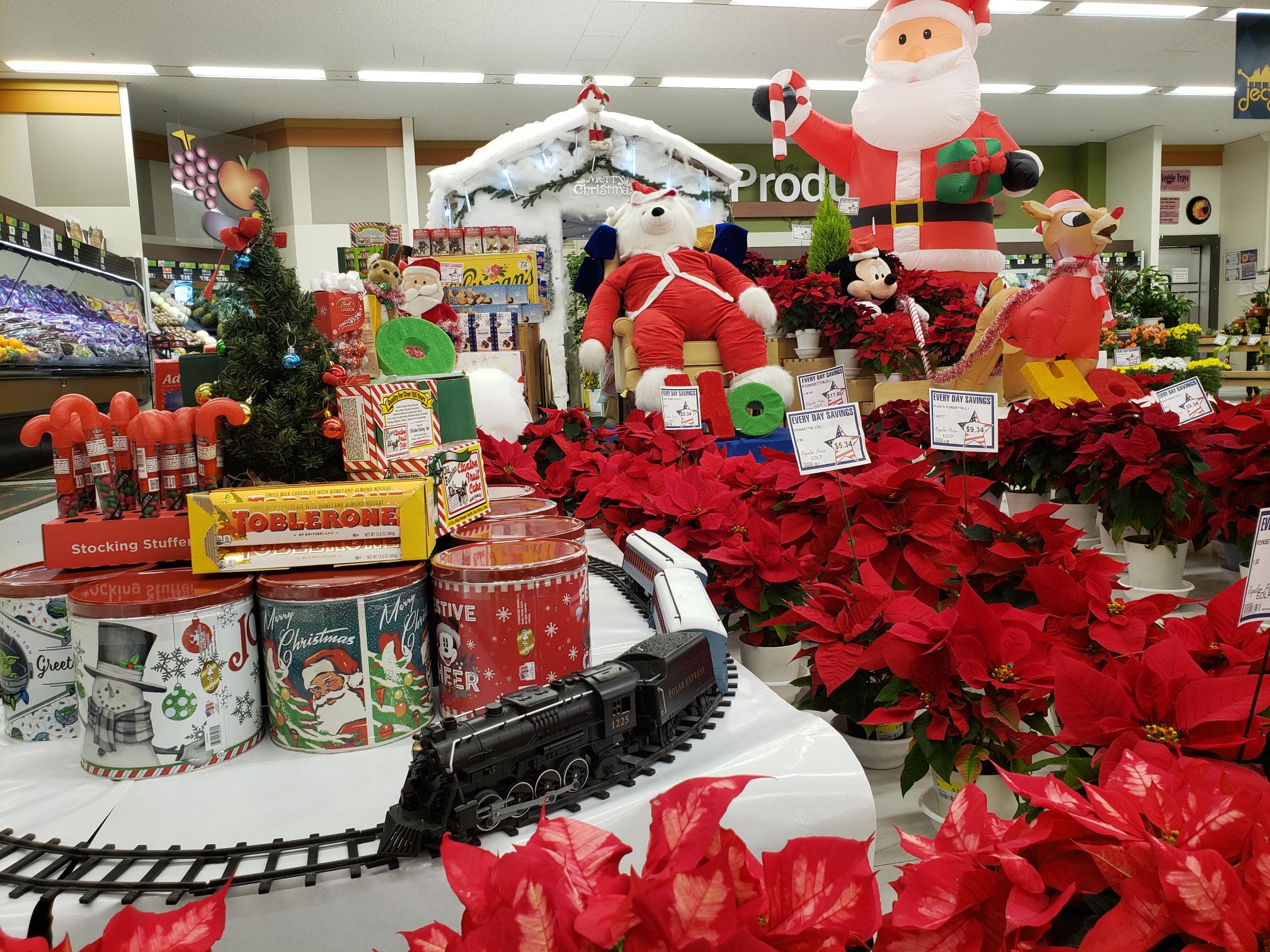 Holiday produce merchandising displays in Tokyo | The Packer