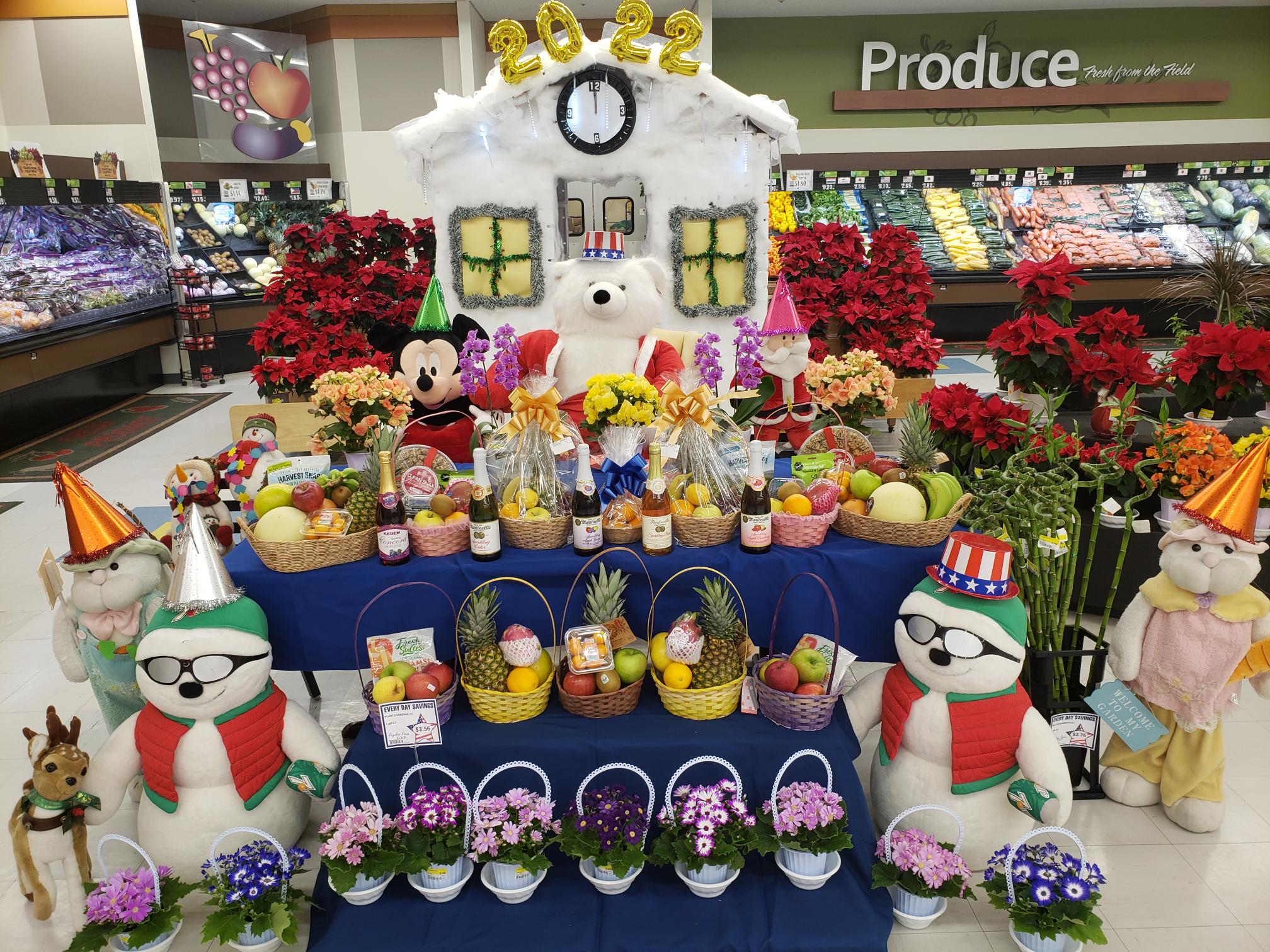 Holiday produce merchandising displays in Tokyo | The Packer